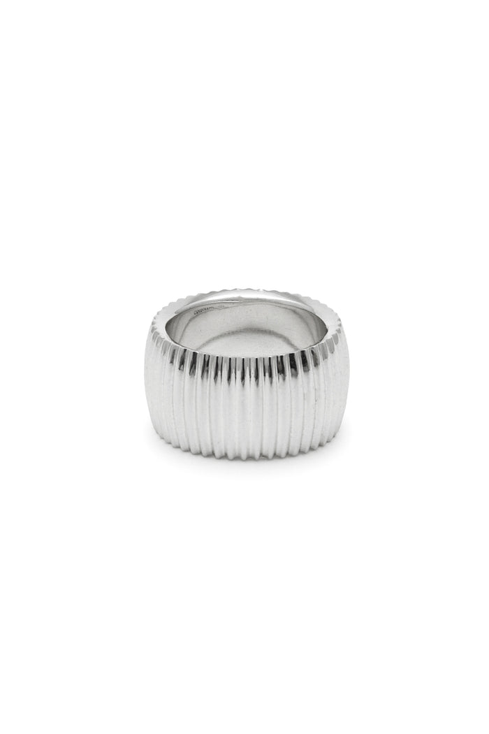 ESSENTIAL RIBBED SILHOUETTE RING LARGE